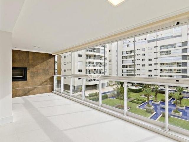 Apartamento 04 dormitórios 03 vagas de garagem, Água Verde, Curitiba