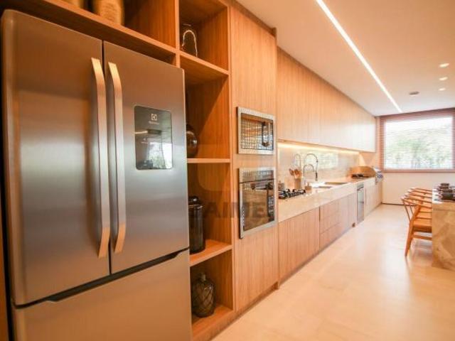 Apartamento 04 dormitórios, 03 vagas em Perdizes