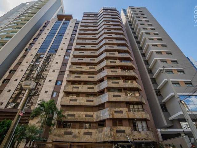 Apartamento, 04 Quartos, 02 Vagas, Churrasqueira à Carvão, Batel, Curitiba