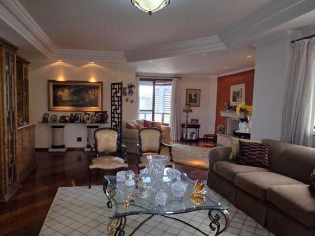 Apartamento 05 dormitórios, 04 vagas em Perdizes