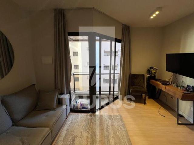 Apartamento 100% mobiliado a venda em Moema Pássaros. 1 quarto, 1 sala, 1 vaga, 2 varandas, 40m²