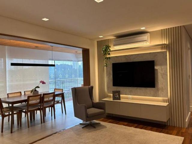 Apartamento 100% Mobiliado, com 95m², com 3 dormitórios, 1 suíte, 2 vagas