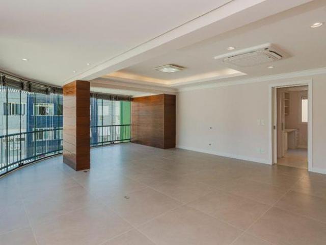 Apartamento 100% Reformado com 3 Dormitórios e Churrasqueira