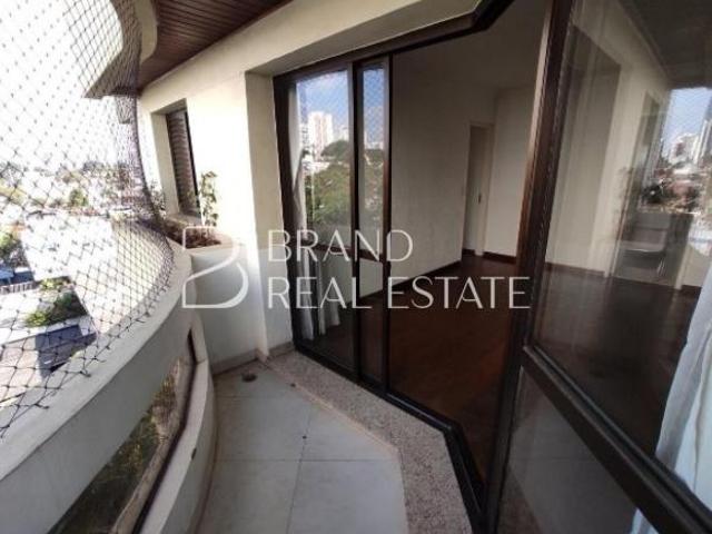 Apartamento 100m² à venda no Campo Belo, 3 dormitórios 1 suíte, 2 vagas e varanda