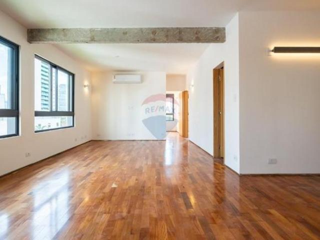 Apartamento 100m² com 2 vagas em prédio Retrofit na V. Olímpia