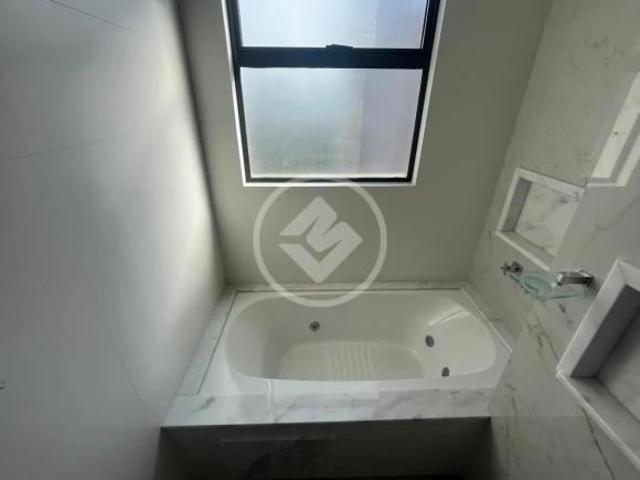 Apartamento, 109 m² privativos, 3 domitórios 1 suíte, 2 vagas de garagem, infra completa