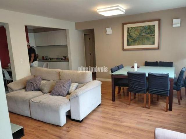 Apartamento 110 m² Higienópolis, reformado 3 dormitórios sendo 1 suíte, 2 vagas de garagem
