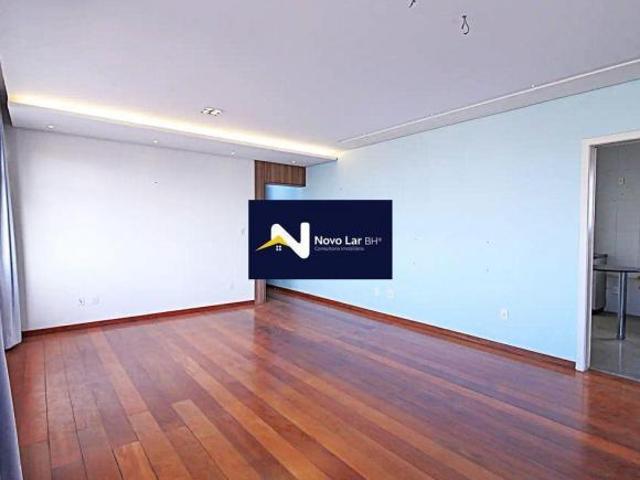 Apartamento 110m², 3 quartos, 1 suíte, 2 vagas livres e piscina no Gutierrez