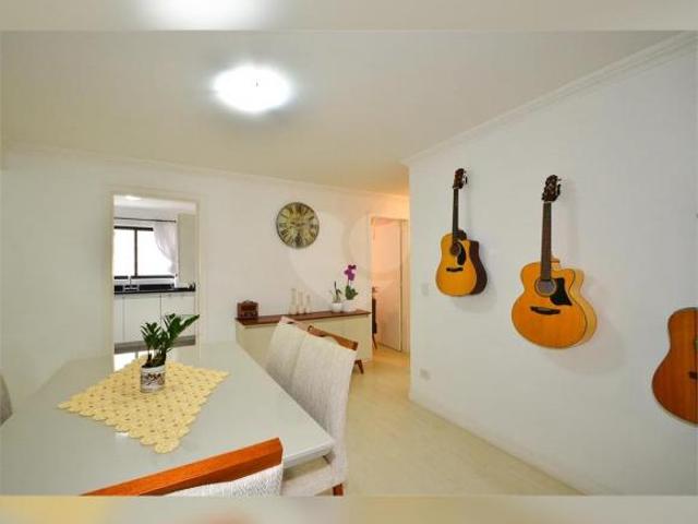 APARTAMENTO 116 m² NO CABRAL / AHÚ | 3 QUARTOS | SACADA COM CHURRASQUEIRA