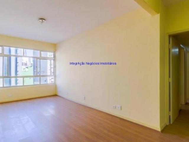 Apartamento 117m², 02 dormitórios e 02 banheiros. Condomínio com portaria 24horas. Excelente loca