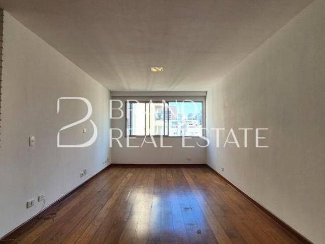Apartamento 120m², 3 dormitórios, 1 suíte, 1 vaga no miolo do Itaim Bibi