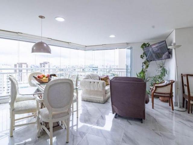 Apartamento 122m² com 3 suítes à venda na MOÓCA