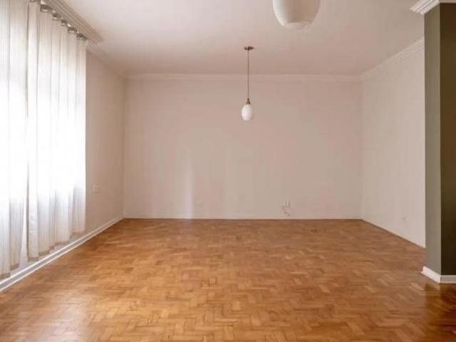 Apartamento 127M², 2Q, 1 Suíte, 2 Banheiros, 1 Vaga, Varanda, Banheira