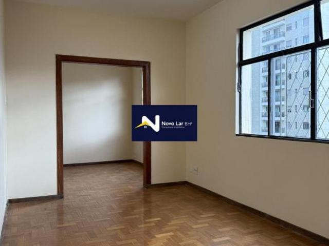 Apartamento 130², 3 quartos, suíte e vaga livre e coberta na Savassi