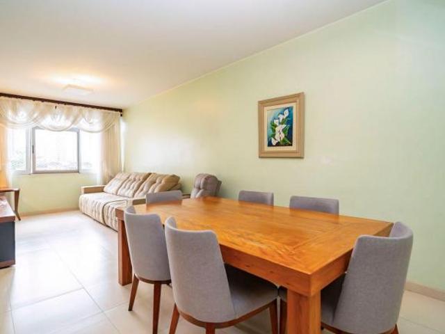 Apartamento 130m² com Planta Ampla – 3 Quartos no Centro de Curitiba/PR