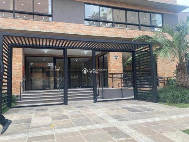 Apartamento de 3 quartos com 3 suítes e 3 vagas à venda no bairro Petrópolis em Porto Alegre