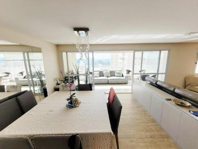 Apartamento 137M², 3Q, 1 Suíte, 4 Banheiros, 2 Vagas, Varanda, Condomínio Clube, Academia, Piscina