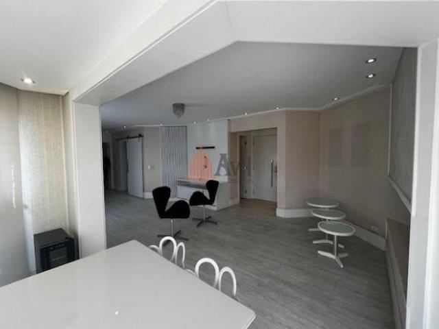 Apartamento 138m² com 3 quartos, 3 suítes à Venda e locação no Anália Franco