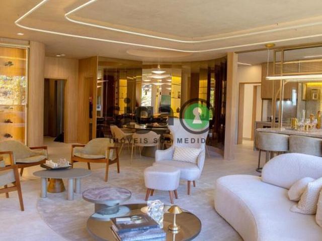 Apartamento 140 m² | 4 dormitórios 3 suítes | Living ampliado Varanda gourmet | 2 vagas | Depósito
