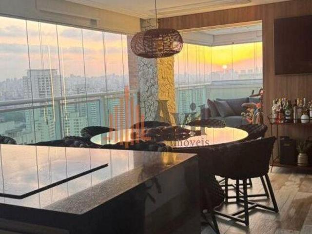 Apartamento 140m² com 3 quartos, 1 suíte e 3 vagas à Venda na Mooca