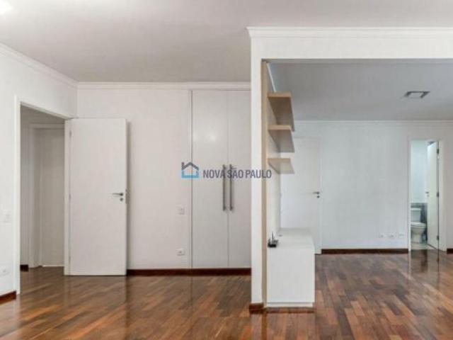 Apartamento 140m² 3 Suítes 3 Vagas Moema Pássaros