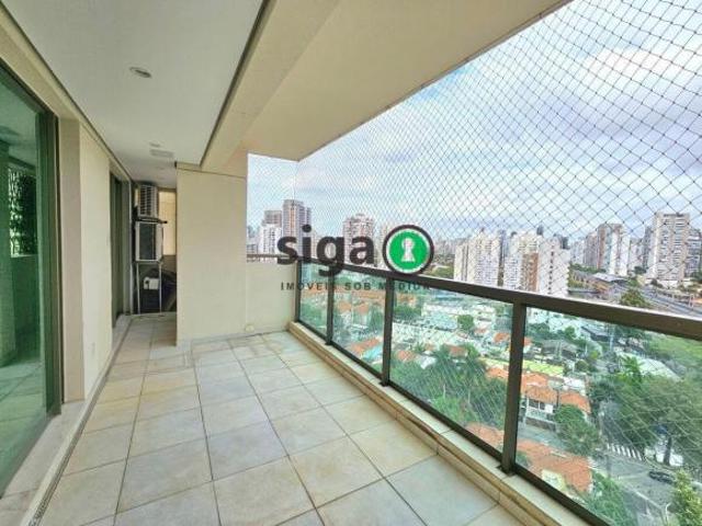 Apartamento 147 metros 3 suítes 3 vagas e depósito com localização estratégica