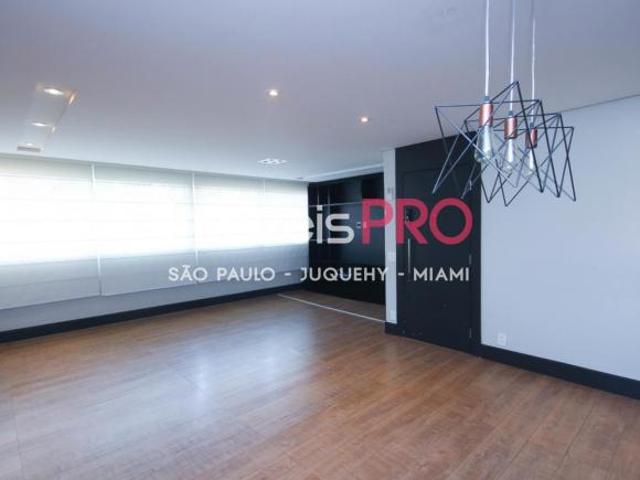 Apartamento 147m² 3 dormitórios para Venda em Moema