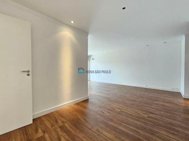 Apartamento 150m² 03 dormitórios Ao lado da Praça Coutinho Pereira