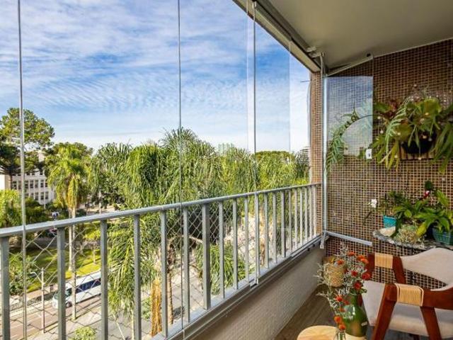 APARTAMENTO 152m², 3 quartos, 1 suíte, 2 vagas, sacada. Bairro ALTO DA GLÓRIA