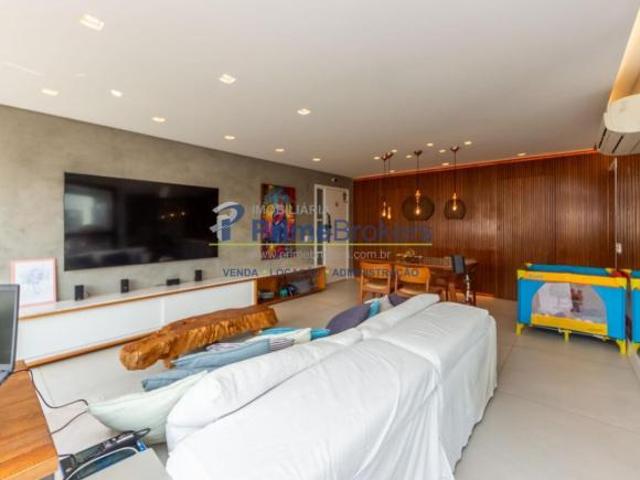Apartamento, 162m² 4 Dormitórios, 3 Suítes, 4 Vagas, Totalmente Reformado Moema