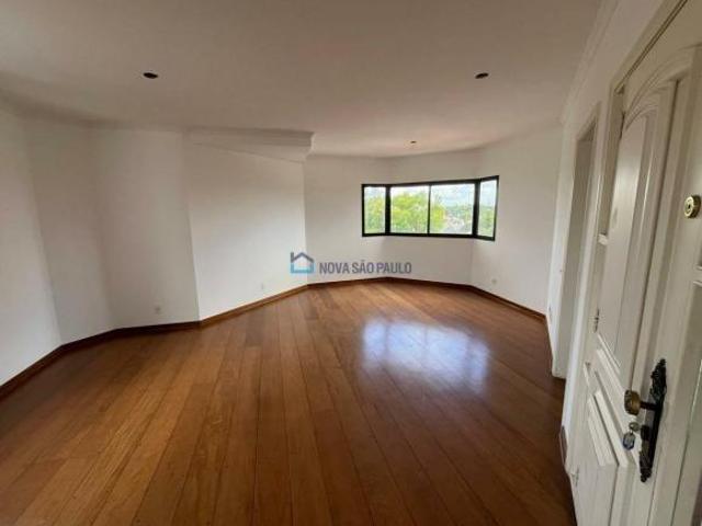 Apartamento 168m, 1 por andar, 3 quartos suítes, 3 vagas Campo Belo