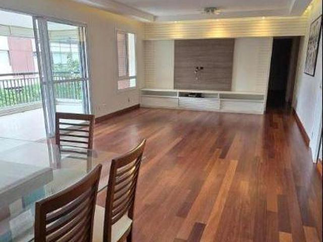 Apartamento 170m² com 3 Suítes, 2 Vagas de Garagem à Venda por R$ 2.800.0000,00 ou Locação por R$