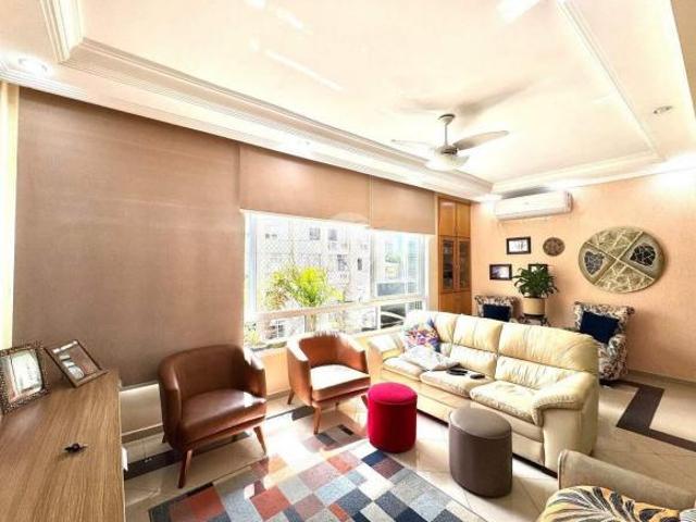 Apartamento 175m² com 3 dormitórios, 1 suite e escritório Proximo da praia do Boqueirão