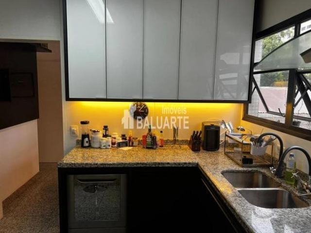 Apartamento 179 m² para locação ou venda em Moema