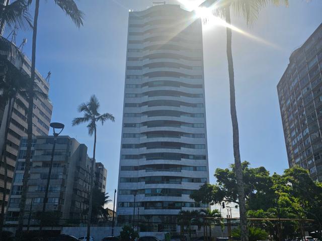 Apartamento 180m² na Av. Boa Viagem | 3 Suítes + Vista Mar + 3 Vagas. Ref.:R482483