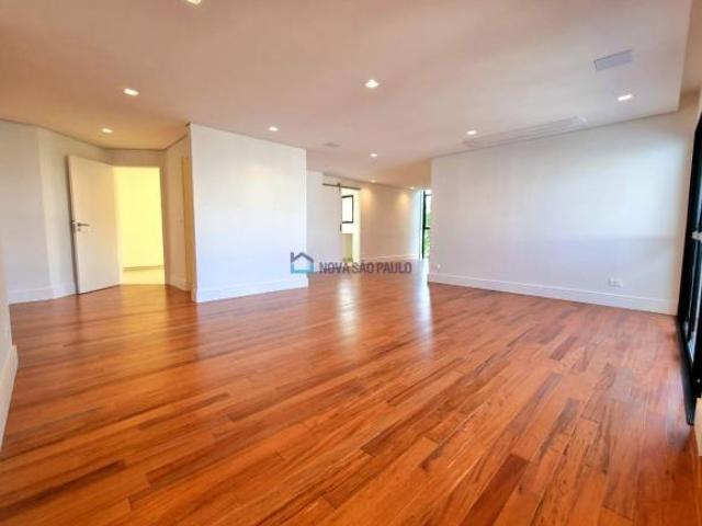 Apartamento 182m² 04 dormitórios 03 suítes 03 vagas Moema Índios
