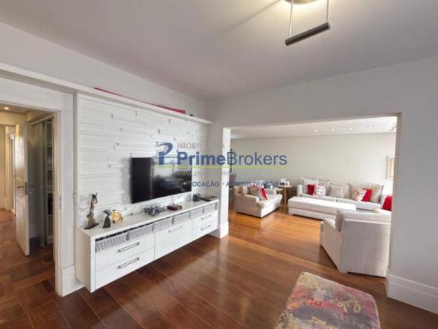 Apartamento, 190m² 3 Dormitórios, 1 Suíte, 2 Vagas, Totalmente Reformado Paraíso