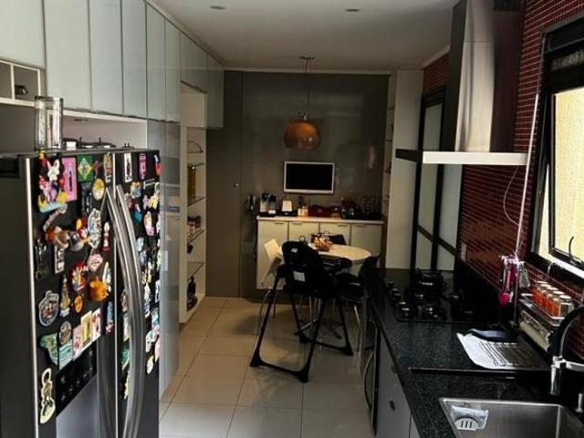 Apartamento 191m² com 4 dormitórios e 3 vagas á venda no Morumbi