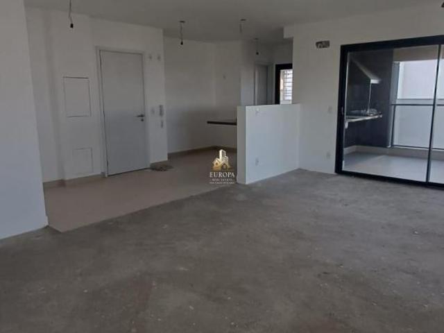 Apartamento 195m2, 3 quartos, sendo os 3 suítes, 3 vagas Sumarezinho