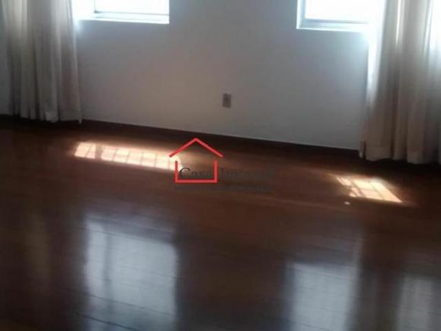 Apartamento 1º andar, 3 quartos, 2 vagas