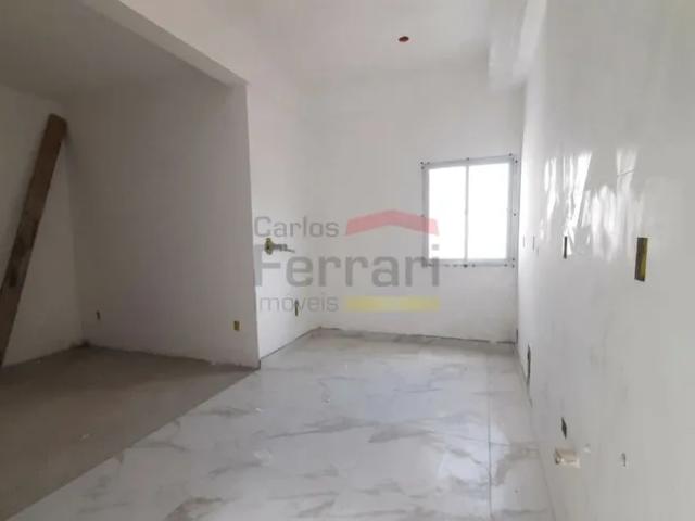 Apartamento alugado 1 dormitório, 38,90 m², quintal de 3 m², sem vaga, próximo ao metro 244 m