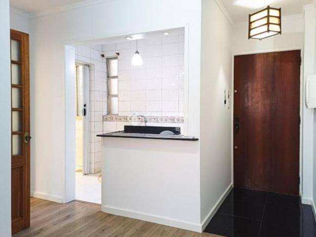 Apartamento 1 dormitório cozinha americana reformado no Bom FIm
