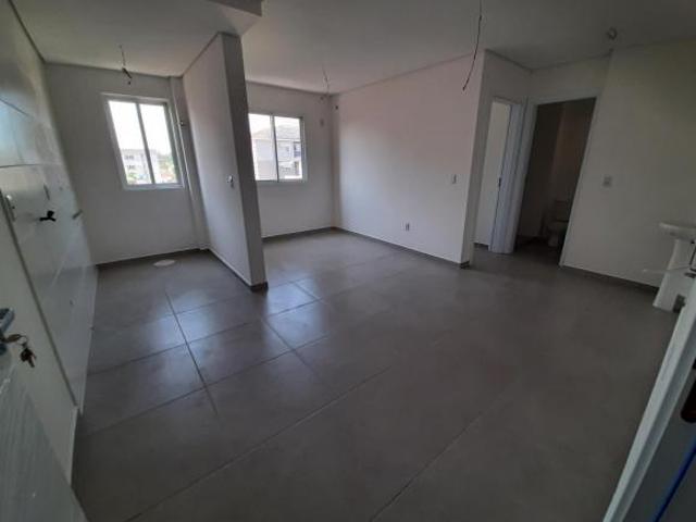 Apartamento 1 dormitório com box de garagem em Camobi