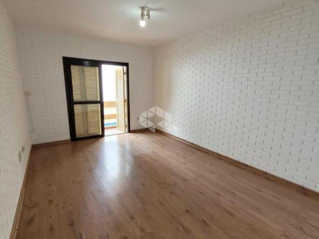 Apartamento 1 dormitório, com sacada, cozinha/área de serviço e banheiro