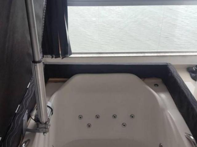 Apartamento 1 dormitório c/hidromassagem vista plena e infinita do mar!