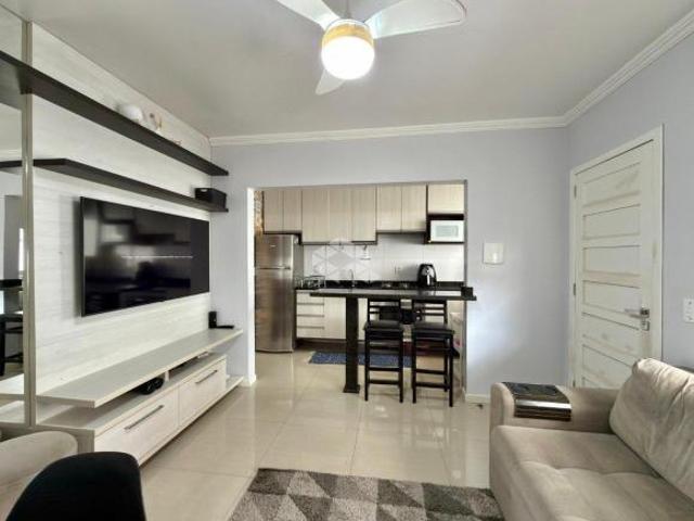 Apartamento 1 dormitório, amplo com sacada, uma quadra do Mar, Centro, Capão da Canoa
