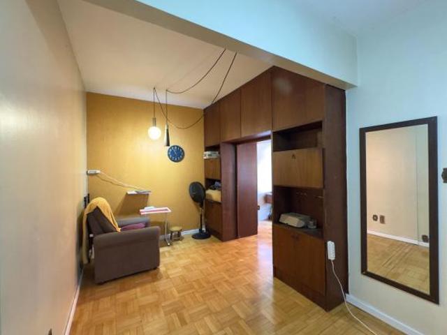 Apartamento 1 dormitório amplo, em andar alto com vista, no Centro Histórico