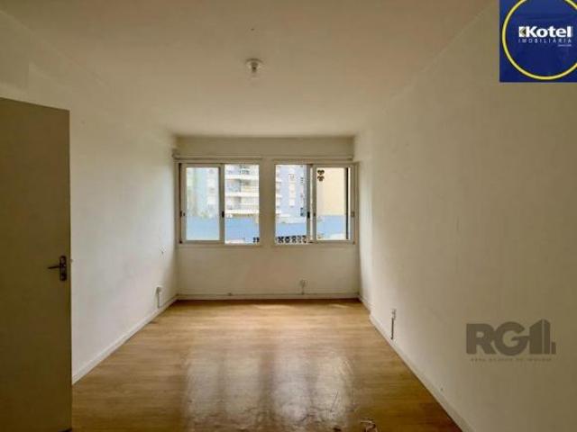 APARTAMENTO 1 DORMITÓRIO DE FRENTE NO CENTRO HISTÓRICO