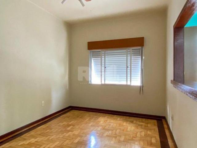 Apartamento 1 dormitório, de frente, com ótima posição solar, no Centro Histórico