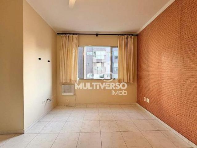 Apartamento 1 dormitório legítimo uma quadra da praia reformado na Pompéia em Santos porteira fechad